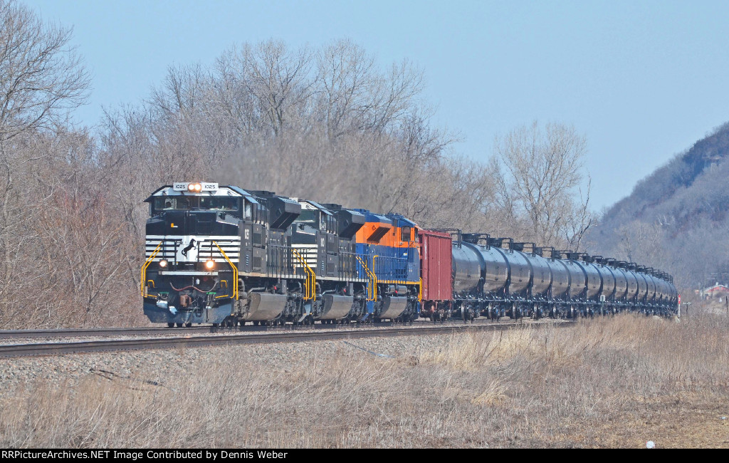 NS 1025, BNSF's Aurora Sub.